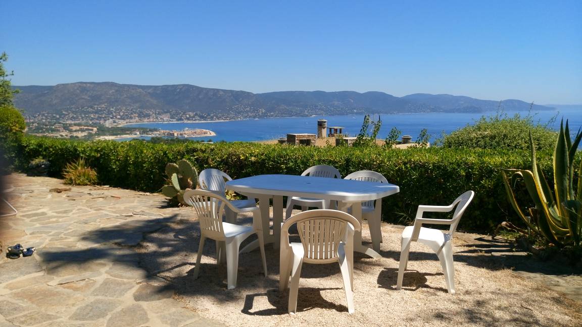 83 M² Maison De Vacances ∙ 2 Chambres ∙ 5 Personnes - Le Lavandou