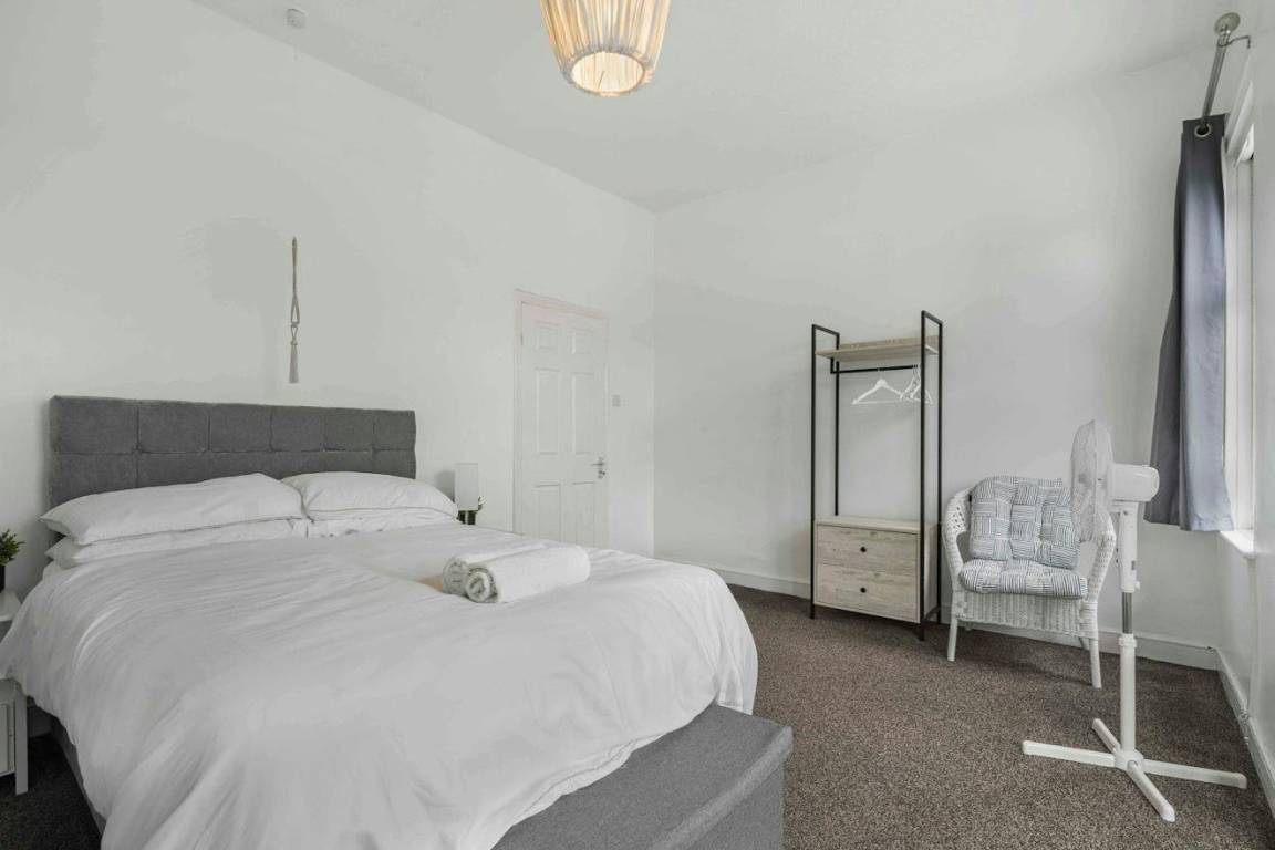 96 M² House ∙ 3 Bedrooms ∙ 5 Guests - Manchester