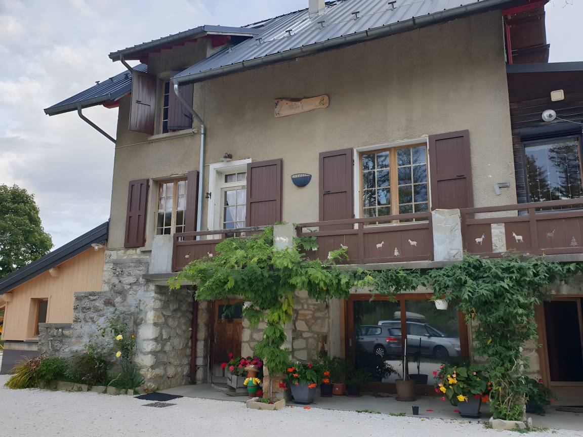 150 M² Cottage ∙ 4 Bedrooms ∙ 14 Guests - Chambéry