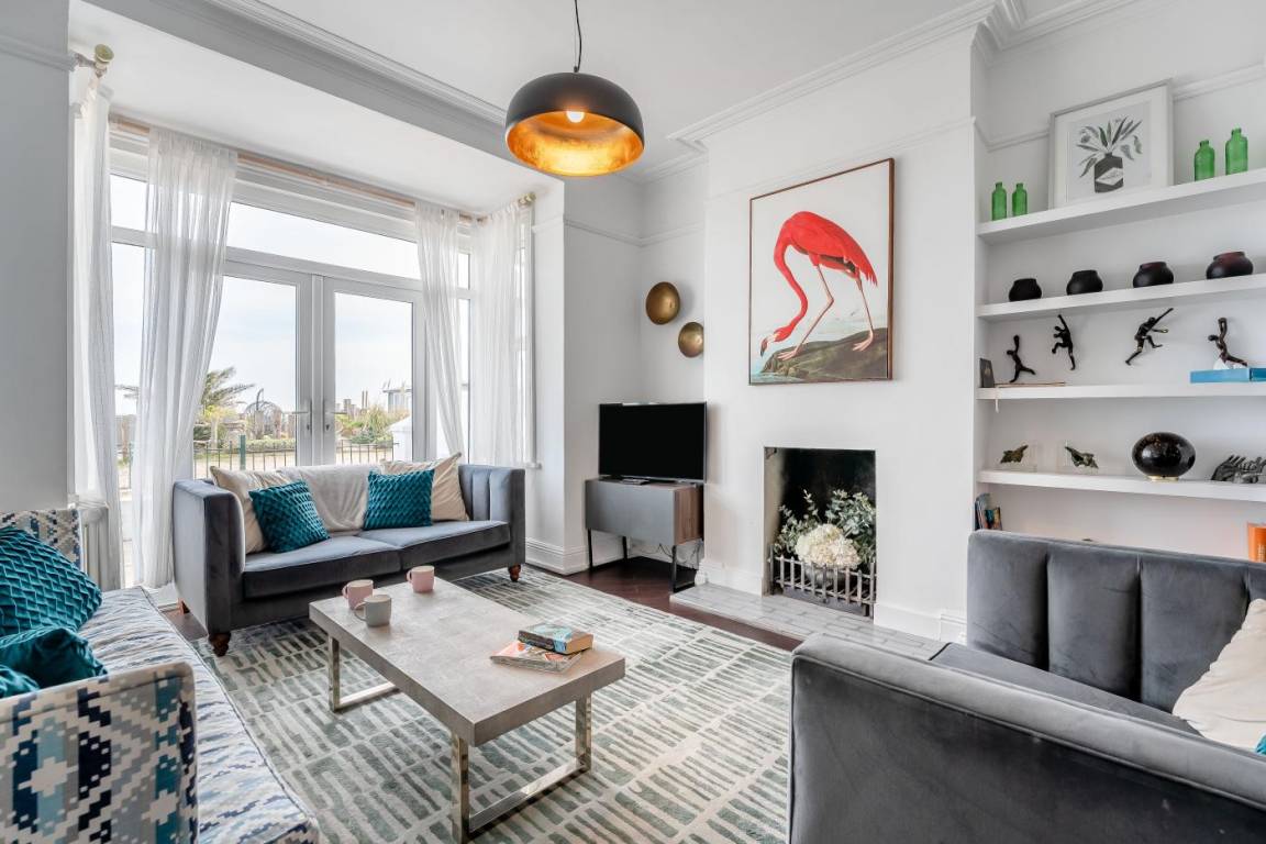 Cottage ∙ 4 Bedrooms ∙ 8 Guests - Battle