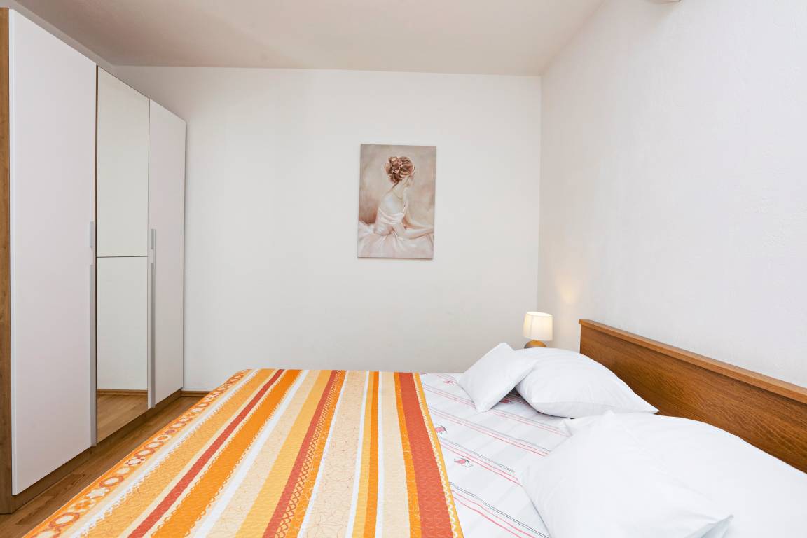 60 M² Ferienwohnung ∙ 2 Schlafzimmer ∙ 4 Gäste - Primošten