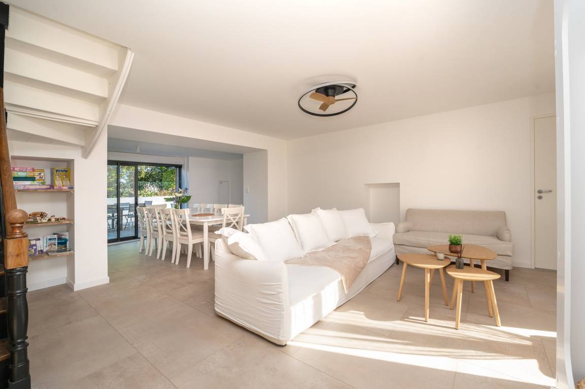 150 M² Maison De Vacances ∙ 5 Chambres ∙ 10 Personnes - Belz
