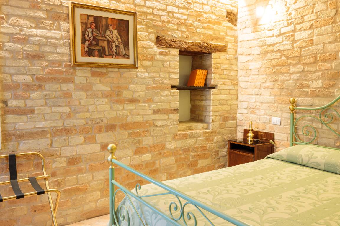 Villa ∙ 4 Bedrooms ∙ 1 Guest - Macerata