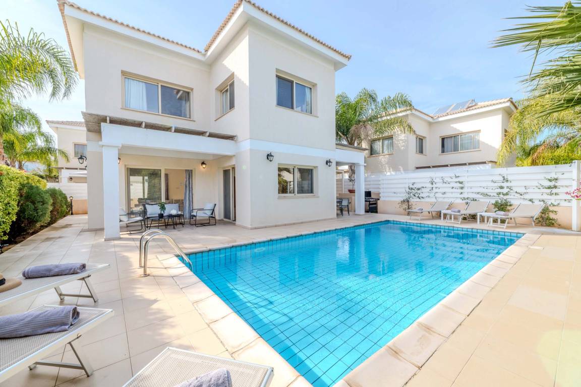 160 M² Villa ∙ 3 Bedrooms ∙ 6 Guests - Protaras