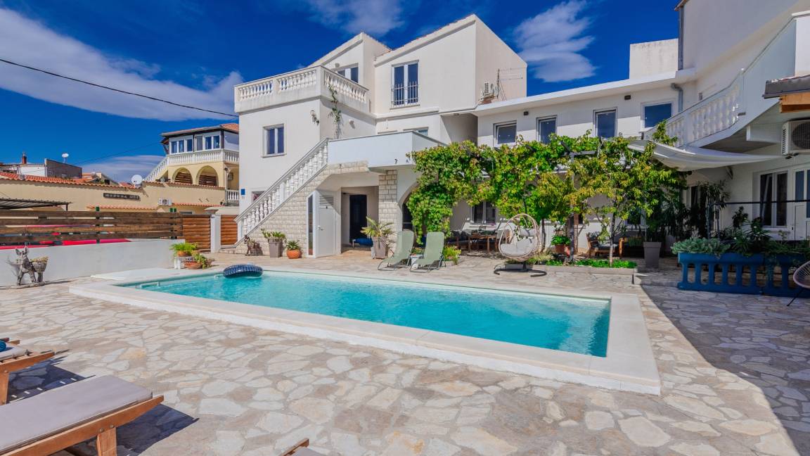 70 M² Studio ∙ 1 Chambre ∙ 2 Personnes - Tisno