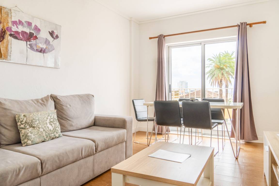 100 M² Apartment ∙ 3 Bedrooms ∙ 6 Guests - Ponta Delgada