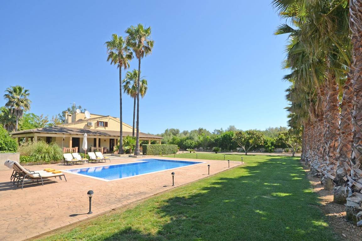 230 M² House ∙ 3 Bedrooms ∙ 6 Guests - Sineu