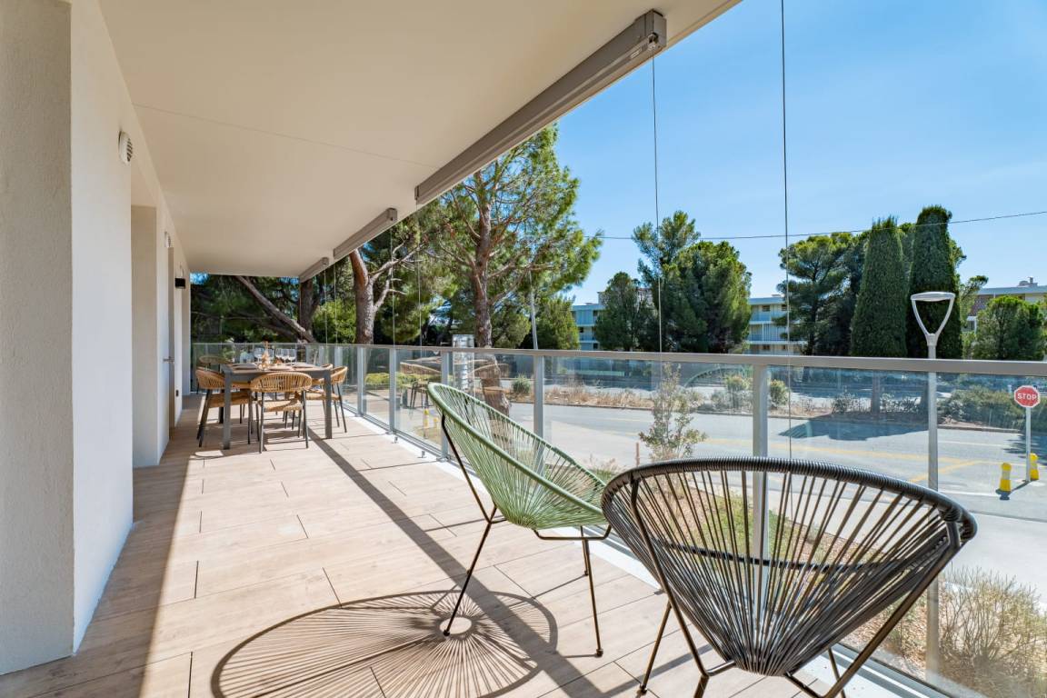 100 M² Appartement ∙ 3 Chambres ∙ 6 Personnes - ibis Styles Nice Cap 3000