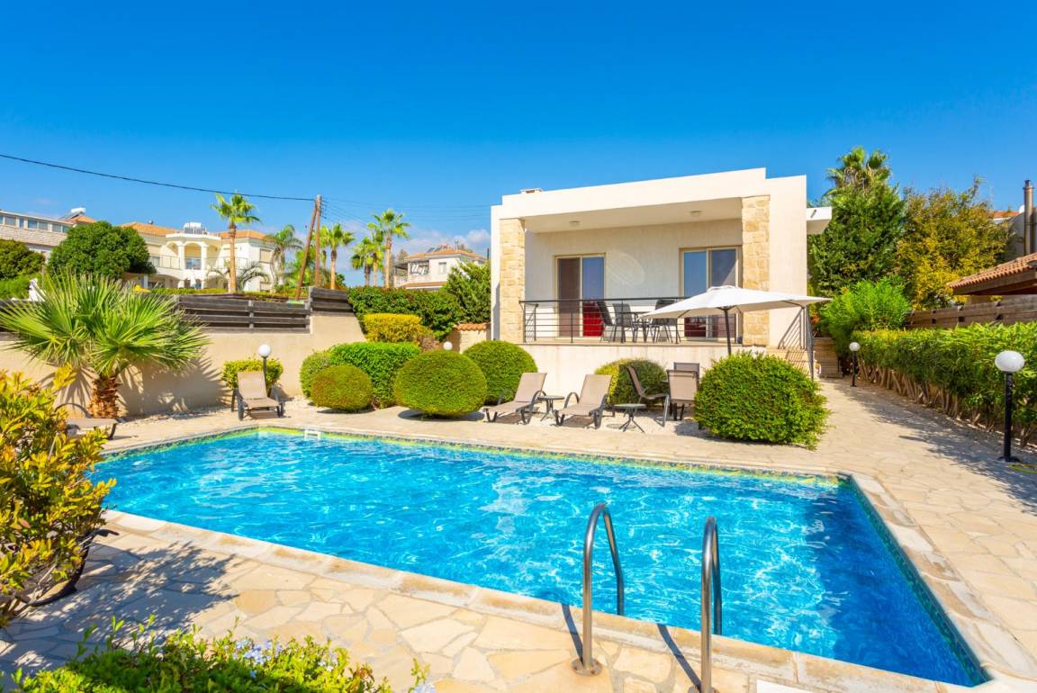 250 M² Villa ∙ 5 Chambres ∙ 9 Personnes - Paphos