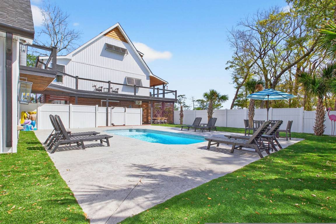 353 M² House ∙ 6 Bedrooms ∙ 20 Guests - Oak Island, NC