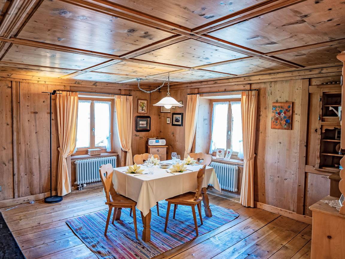 160 M² Ferienhaus ∙ 4 Schlafzimmer ∙ 6 Gäste - Müstair