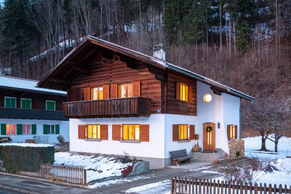 115 M² Ferienhaus ∙ 4 Schlafzimmer ∙ 9 Gäste - Montafon