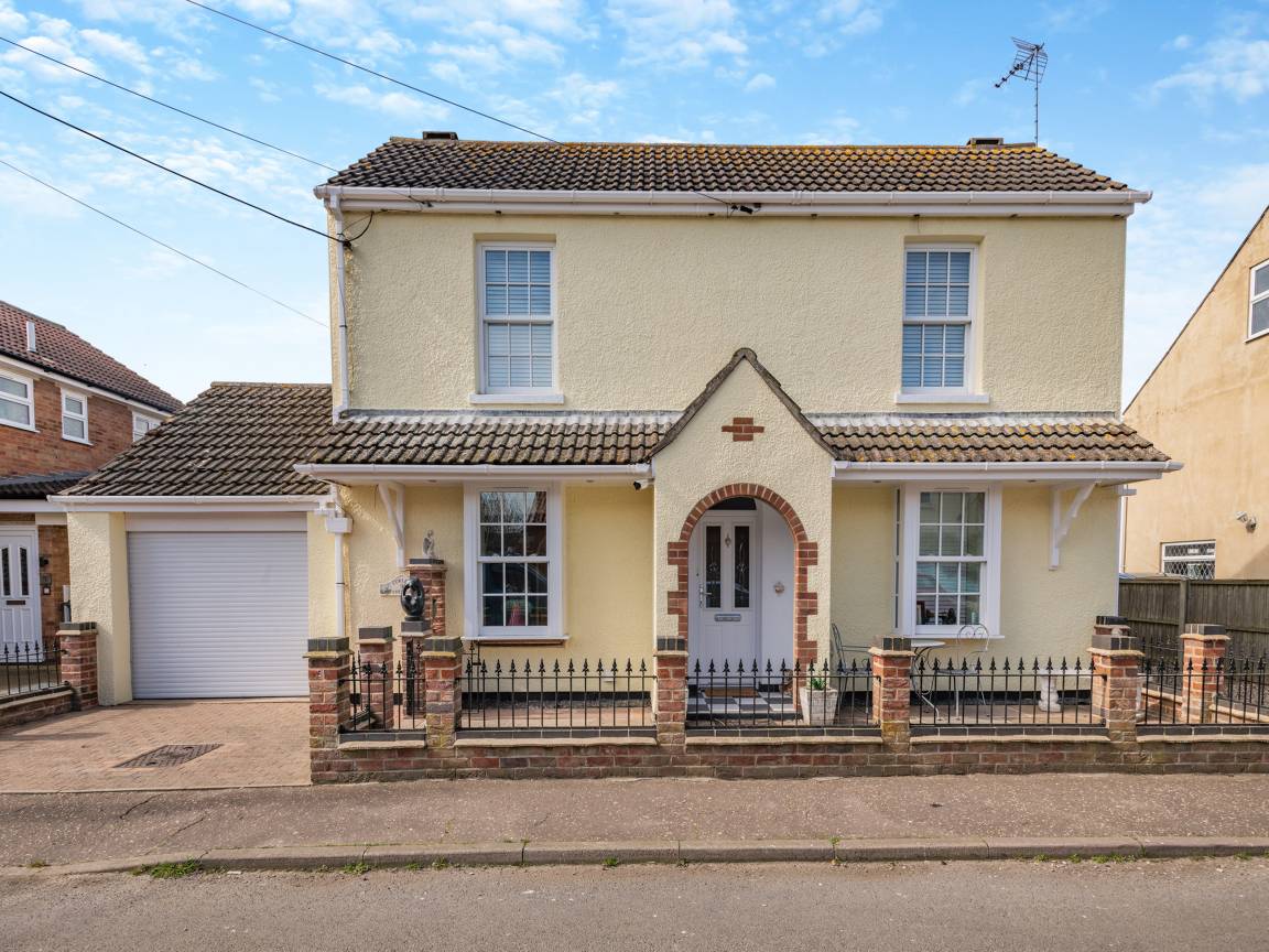 Cottage ∙ 4 Bedrooms ∙ 7 Guests - Caister-on-Sea