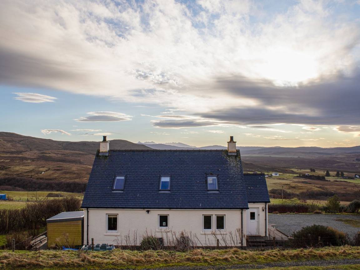 132 M² House ∙ 1 Bedroom ∙ 6 Guests - Portree