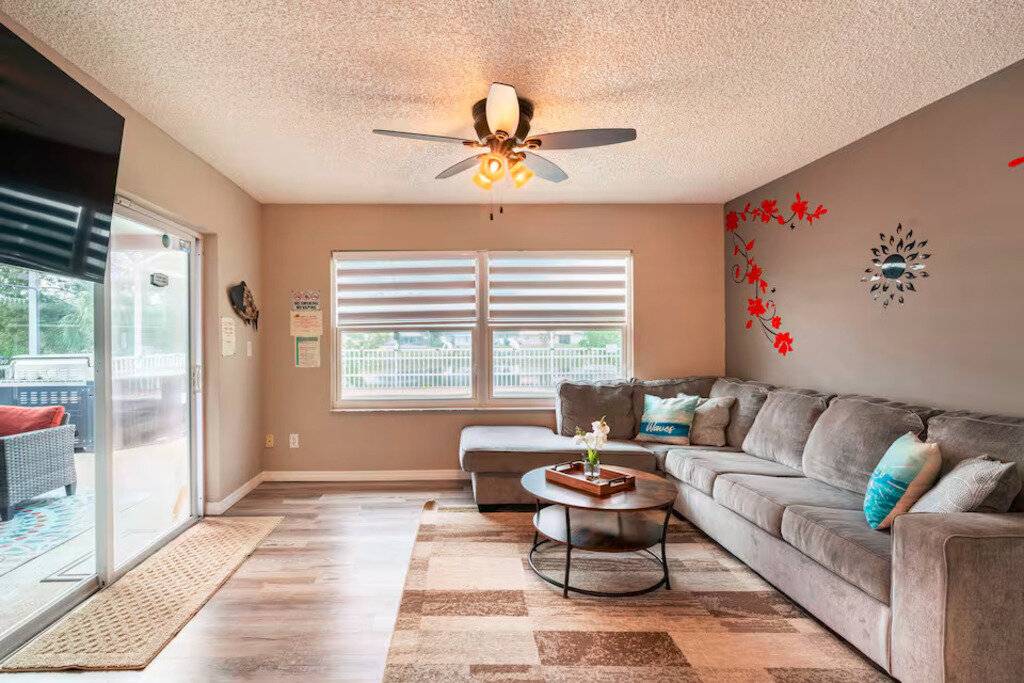 House ∙ 3 Bedrooms ∙ 8 Guests - Dunedin, FL