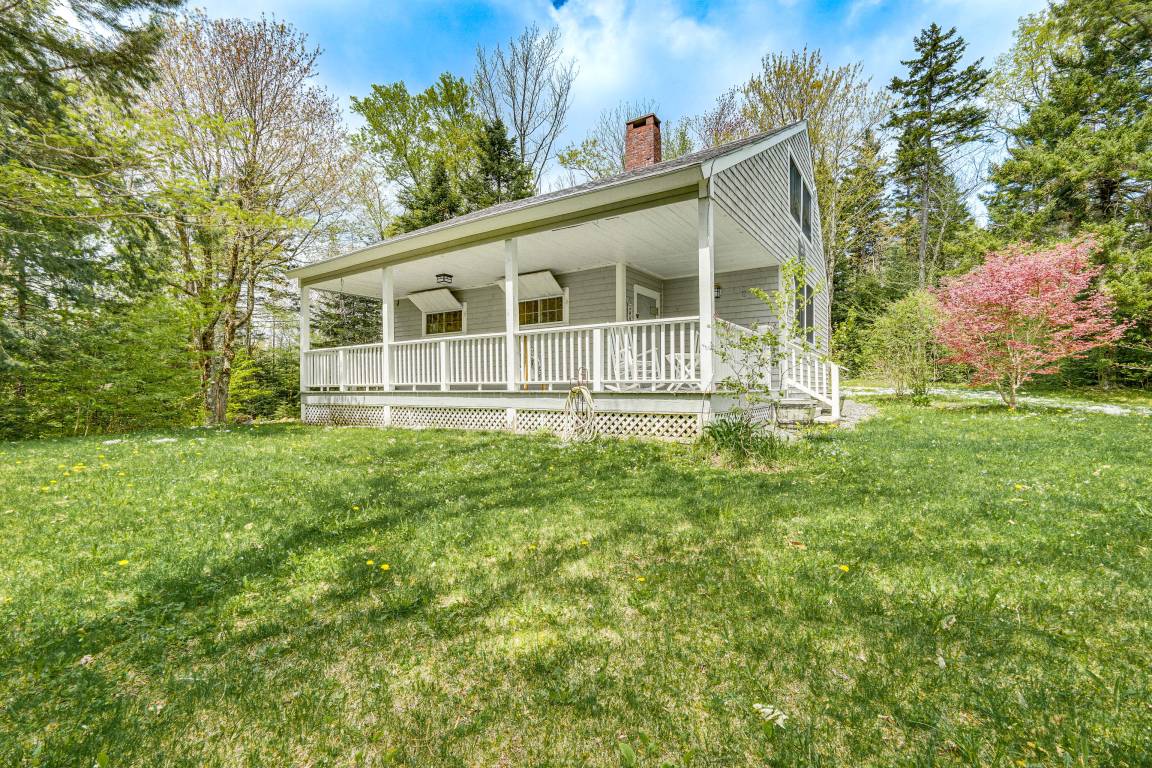 139 M² Cottage ∙ 2 Bedrooms ∙ 8 Guests - New England