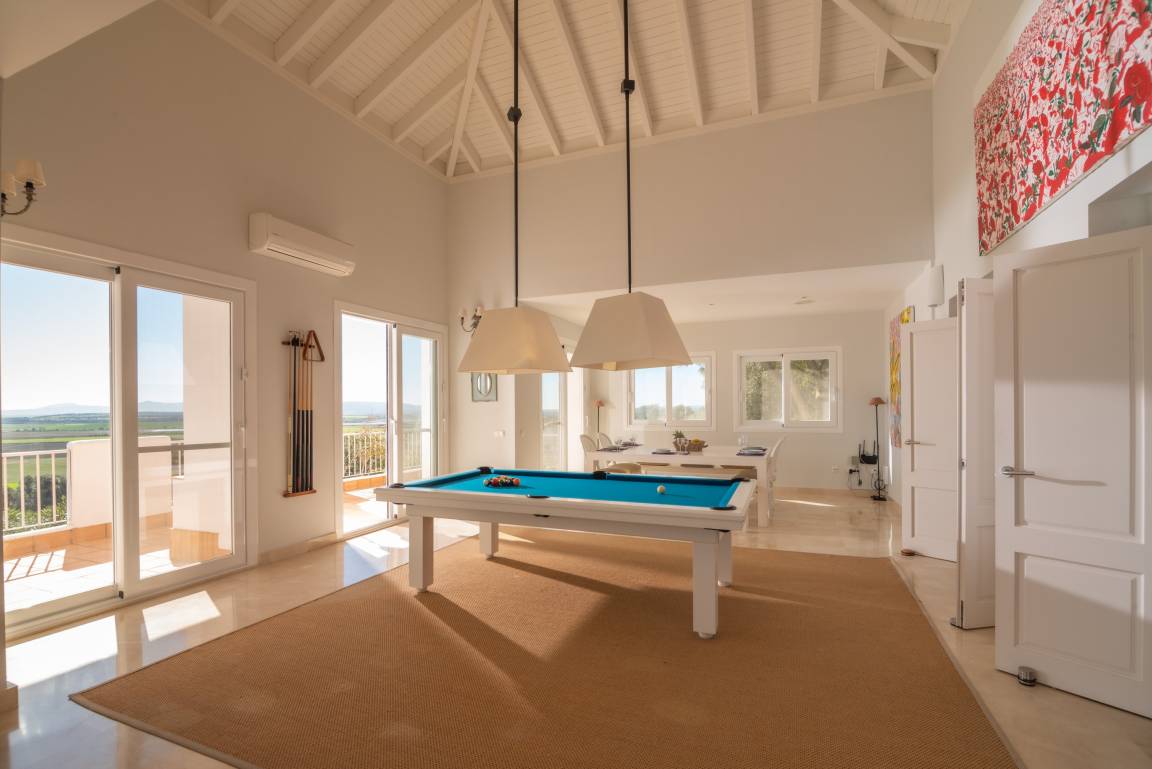 300 M² Villa ∙ 4 Habitaciones ∙ 8 Huéspedes - Benalup-Casas Viejas