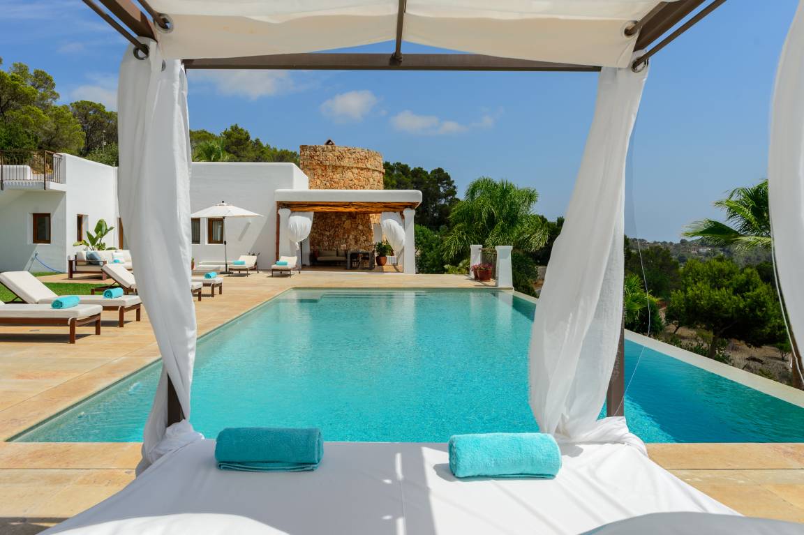 600 M² Villa ∙ 5 Habitaciones ∙ 10 Huéspedes - Cala Boix