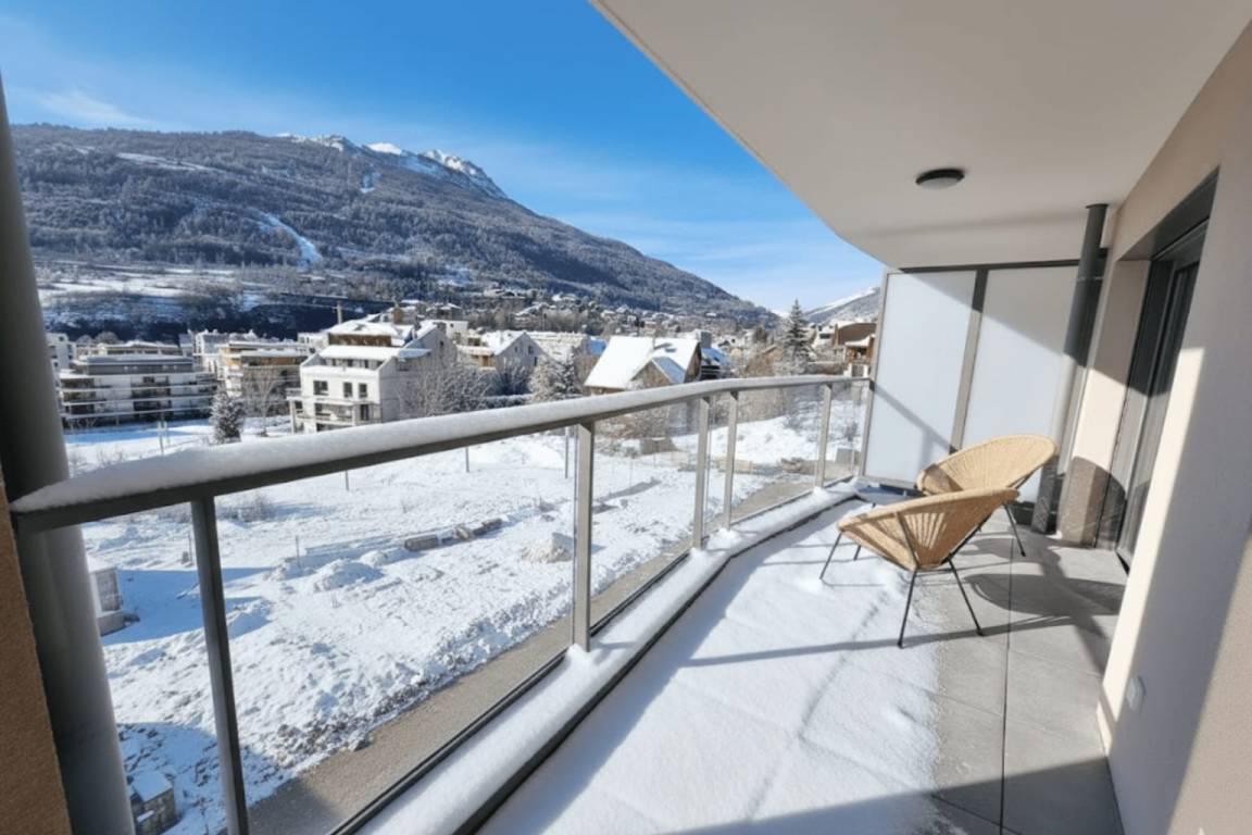 83 M² Appartement ∙ 3 Chambres ∙ 6 Personnes - Briançon