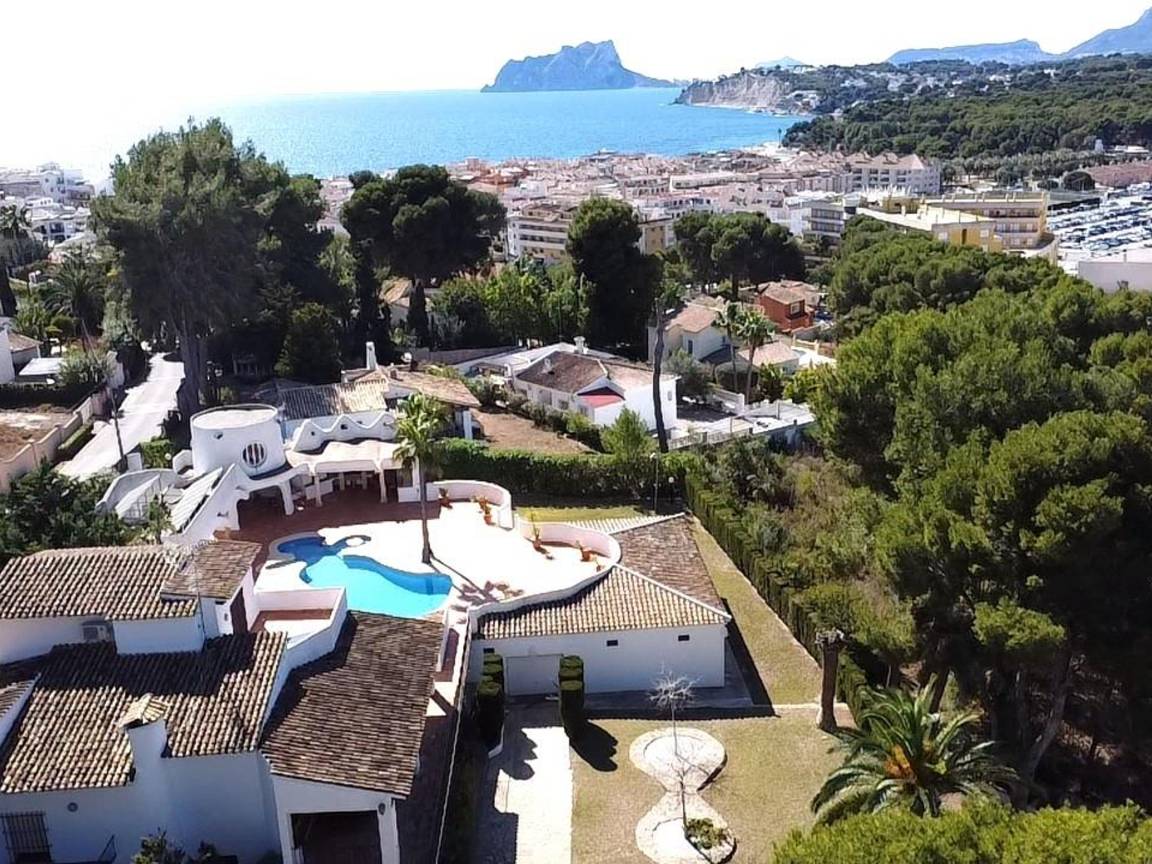 560 M² Villa ∙ 2 Habitaciones ∙ 4 Huéspedes - Moraira