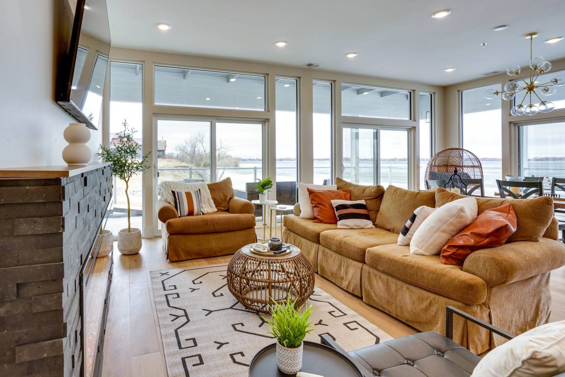 185 M² Apartment ∙ 4 Bedrooms ∙ 10 Guests - Watertown, SD