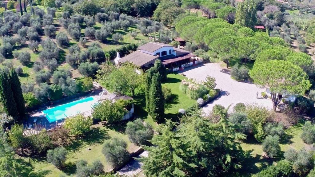 400 M² Villa ∙ 5 Bedrooms ∙ 12 Guests - Grosseto