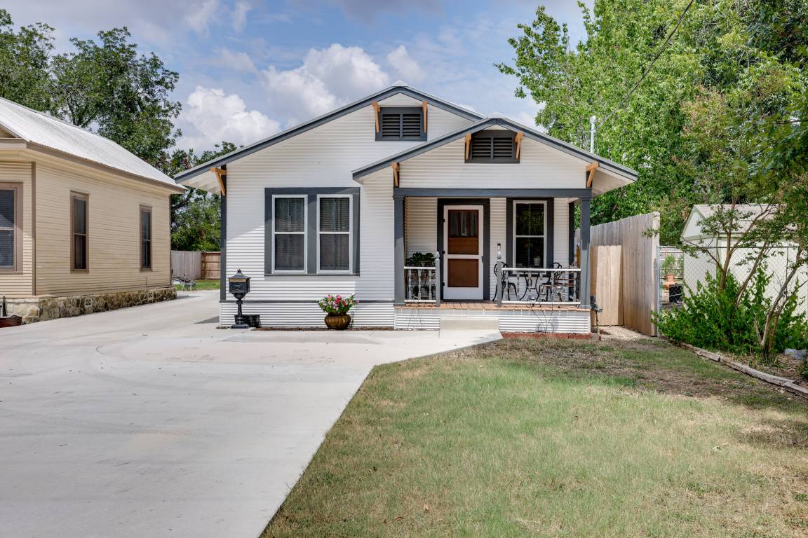 140 M² Talo ∙ 2 Makuuhuonetta ∙ 6 Vierasta - New Braunfels, TX