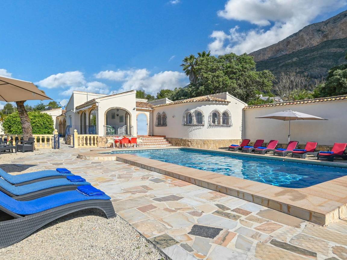 163 M² Villa ∙ 5 Bedrooms ∙ 10 Guests - Dénia