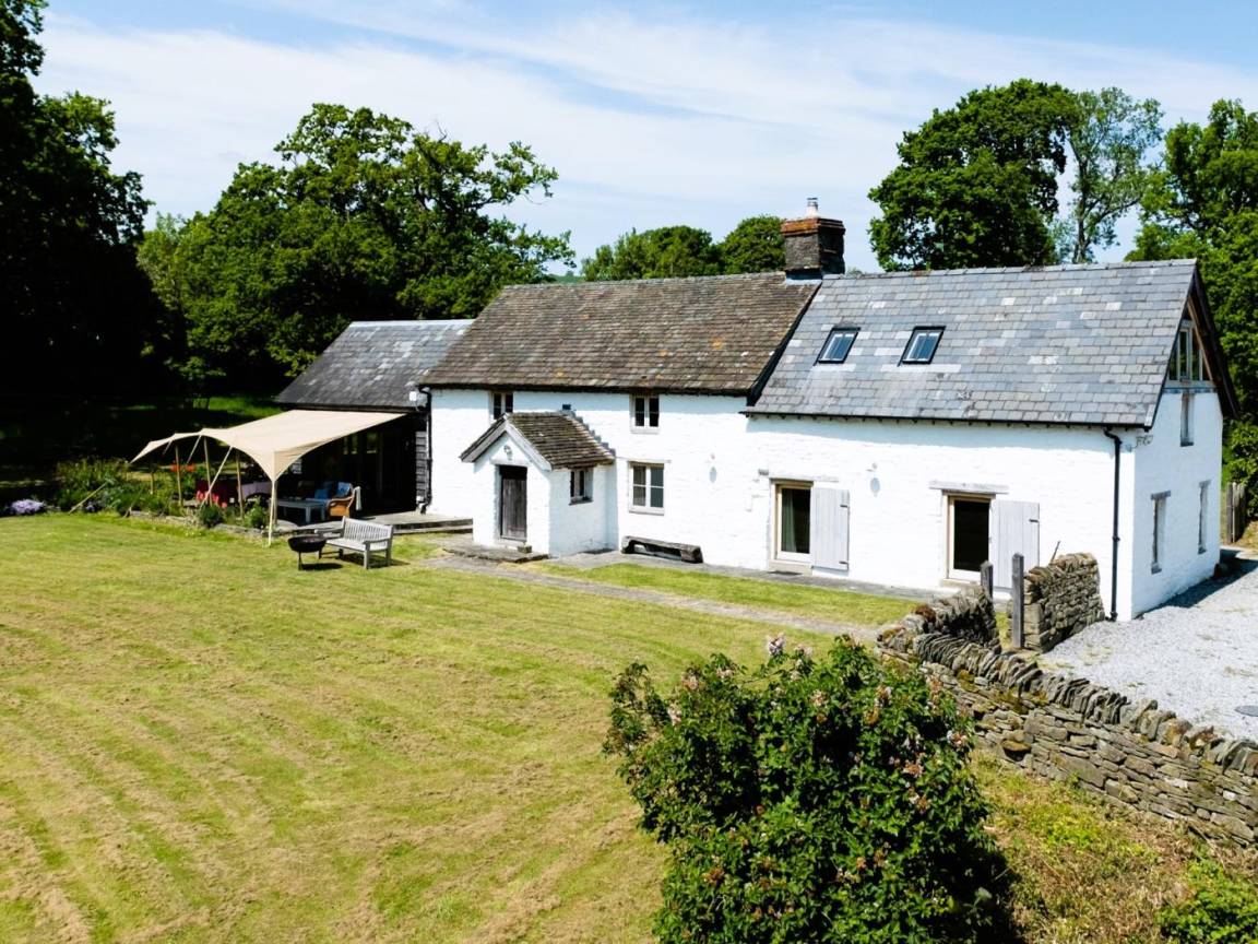 Cottage ∙ 4 Bedrooms ∙ 8 Guests - Hay-on-Wye
