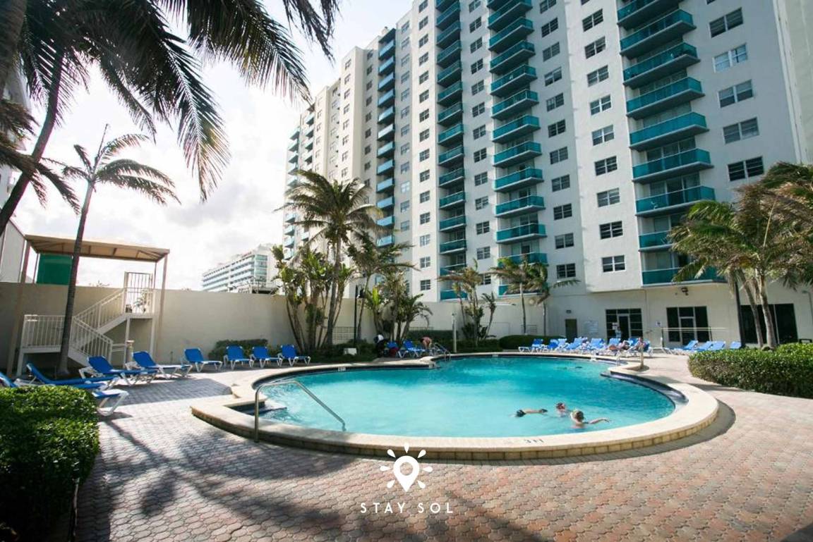 Apartment ∙ 1 Bedroom ∙ 4 Guests - Hollywood, FL