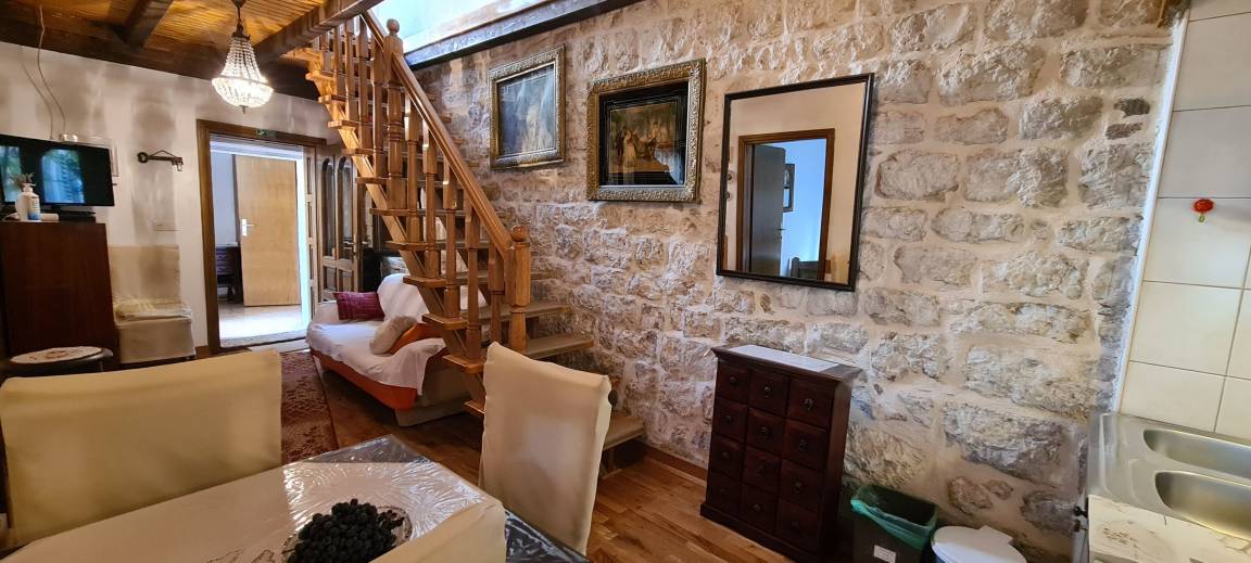 85 M² Huis ∙ 3 Slaapkamers ∙ 6 Gasten - Hvar