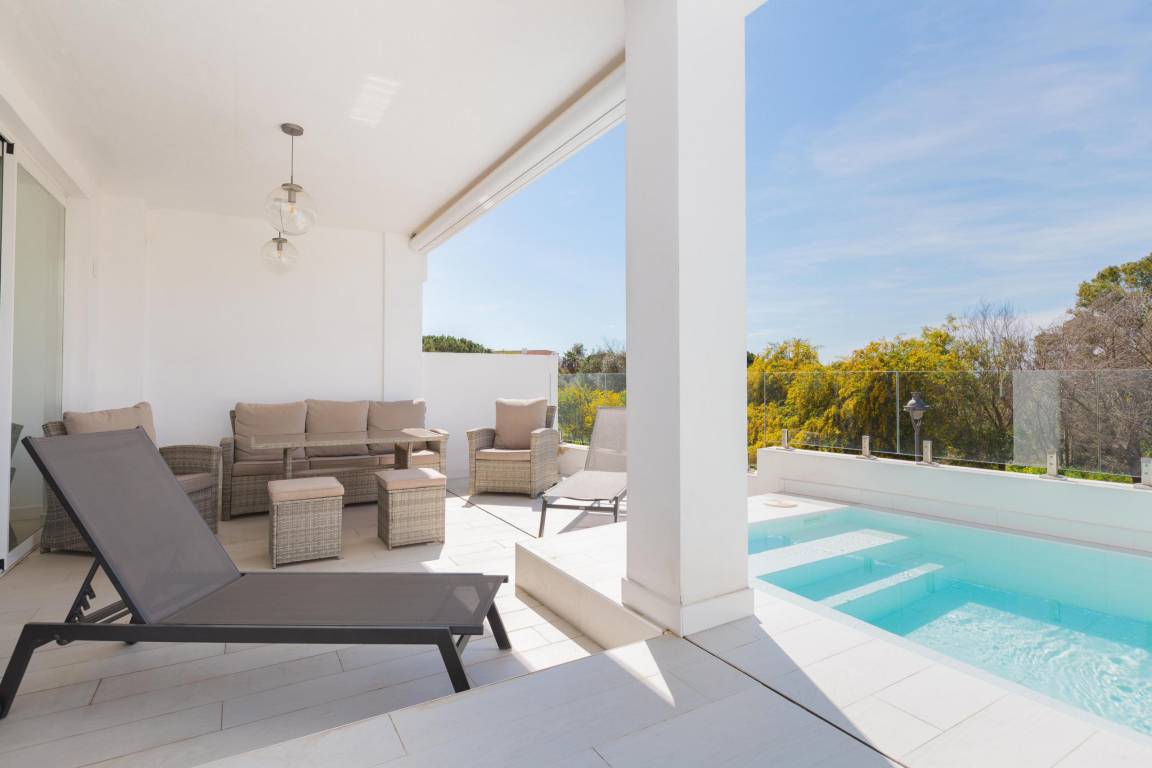 240 M² Villa ∙ 4 Chambres ∙ 10 Personnes - Marbella