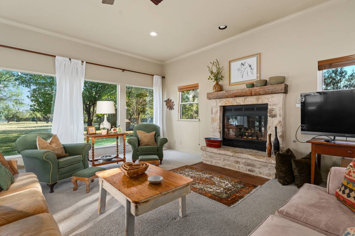 House ∙ 2 Bedrooms ∙ 5 Guests - Fredericksburg, TX