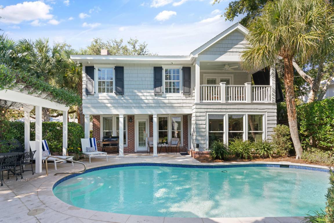 House ∙ 4 Bedrooms ∙ 10 Guests - Brunswick, GA
