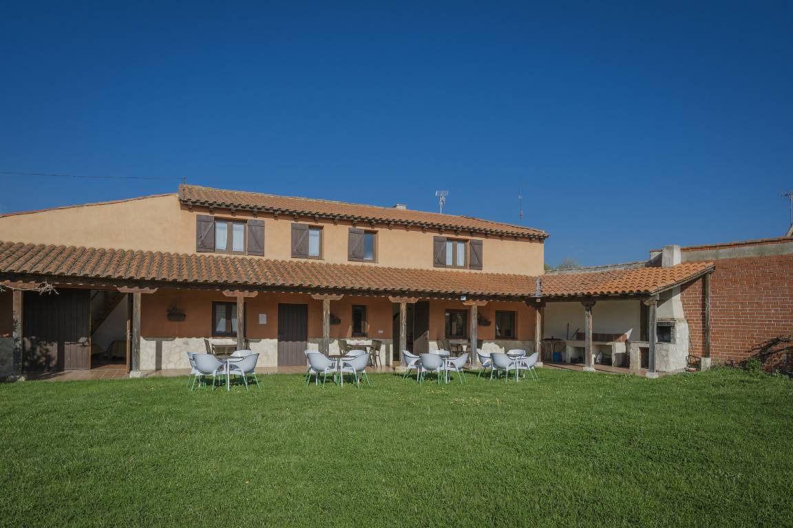 220 M² Casa ∙ 5 Habitaciones ∙ 16 Huéspedes - Villoldo