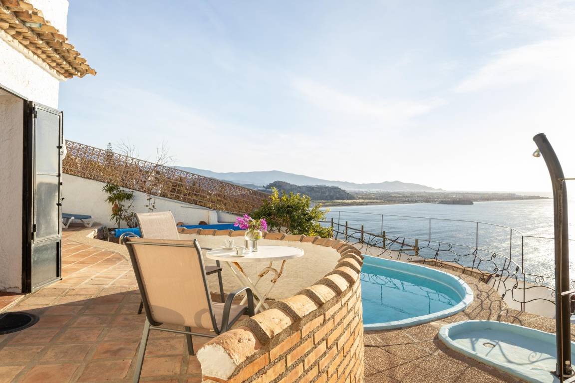 175 M² Villa ∙ 3 Bedrooms ∙ 8 Guests - Salobreña
