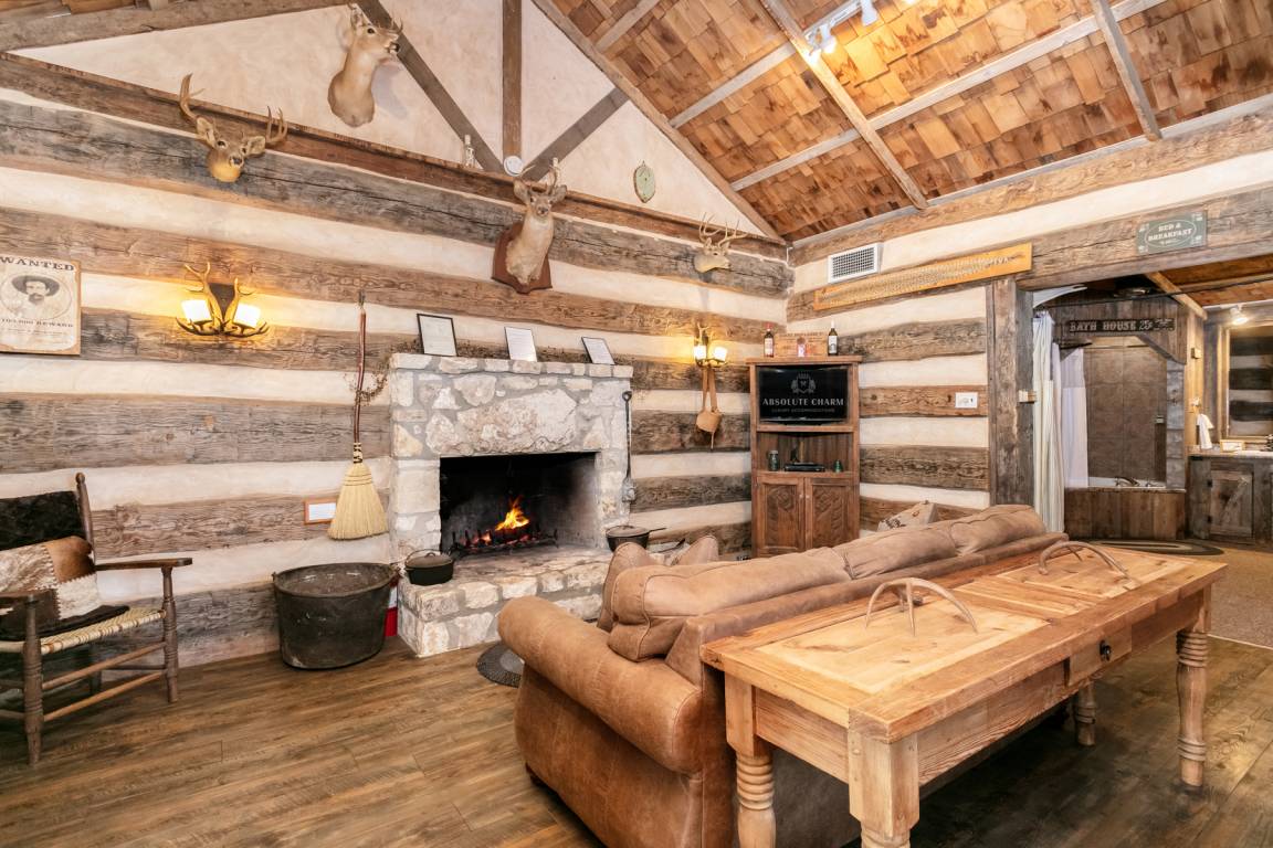 Cabin ∙ 1 Bedroom ∙ 4 Guests - Fredericksburg, TX