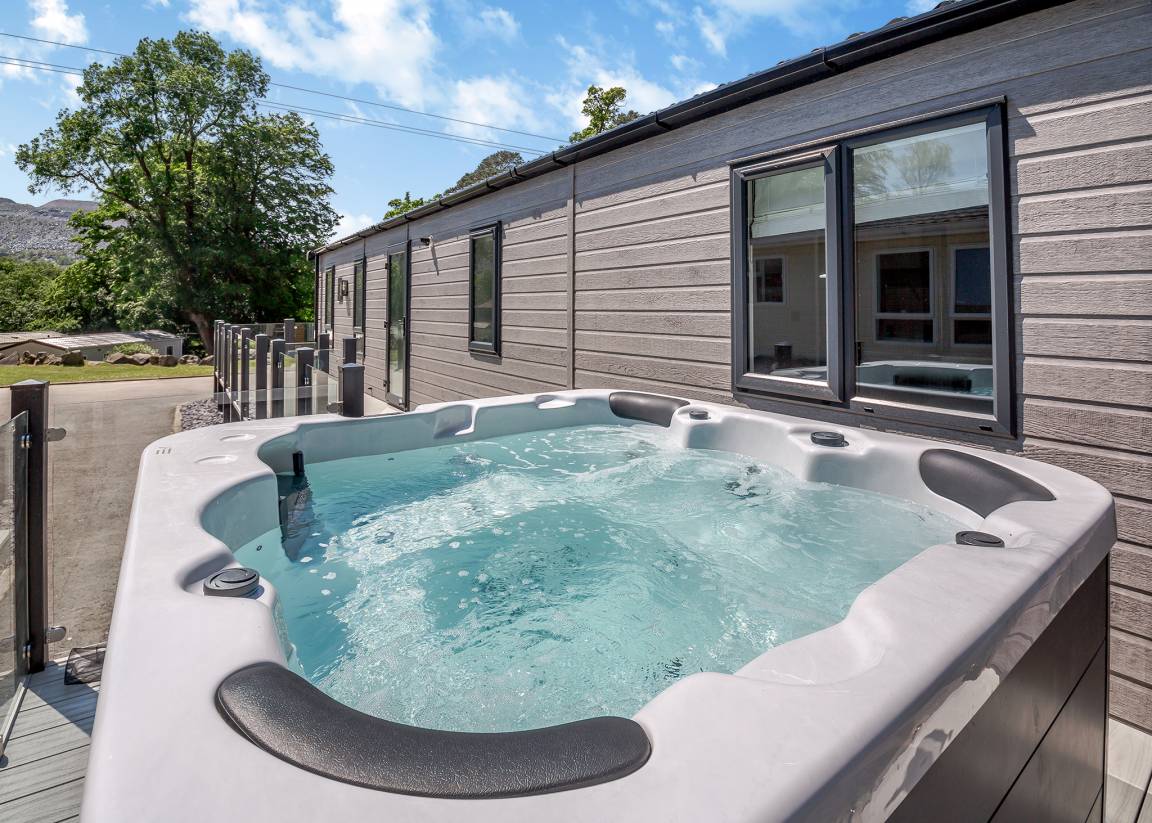Chalet ∙ 3 Bedrooms ∙ 6 Guests - Anglesey