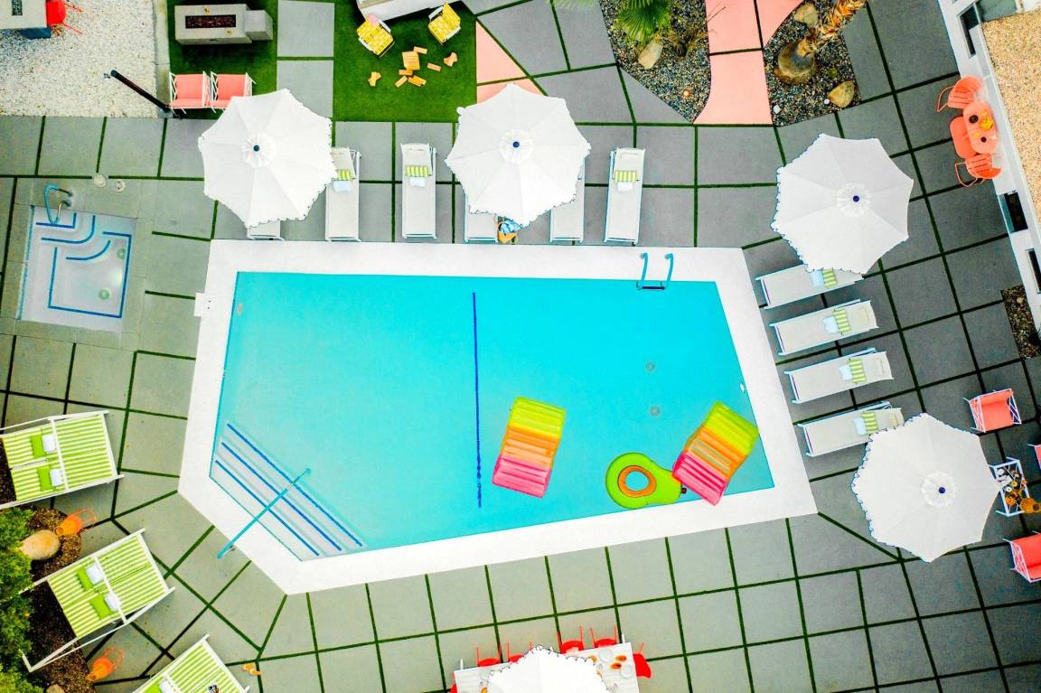 37 M² House ∙ 5 Bedrooms ∙ 14 Guests - Palm Springs, CA