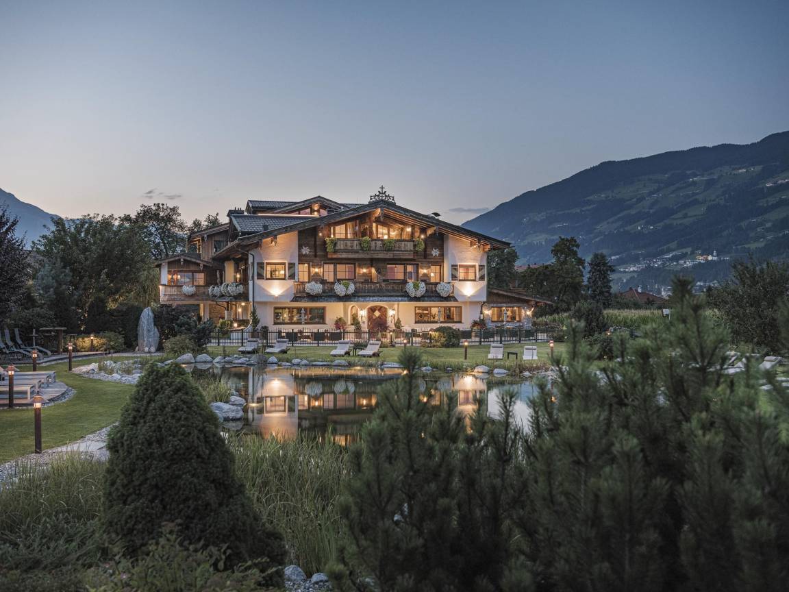 65 M² Ferienwohnung ∙ 2 Schlafzimmer ∙ 2 Gäste - Zillertal