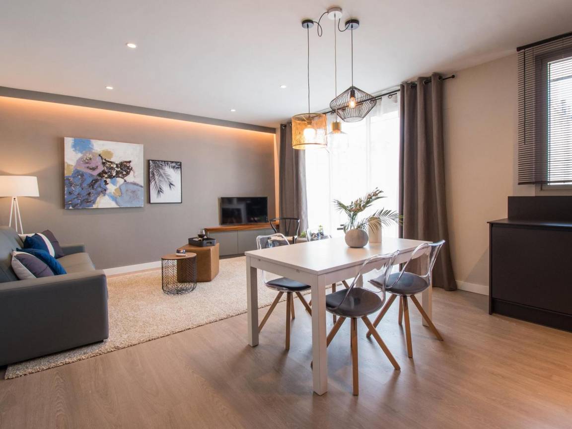 95 M² Apartamento ∙ 4 Habitaciones ∙ 8 Huéspedes - Sitges