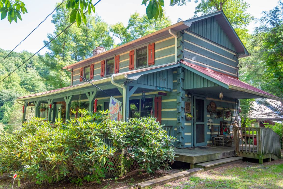 Cabin ∙ 2 Bedrooms ∙ 9 Guests - North Carolina