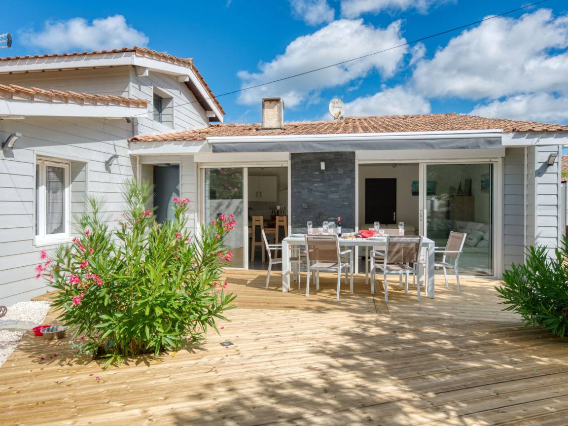 80 M² House ∙ 1 Bedroom ∙ 6 Guests - Lacanau Océan
