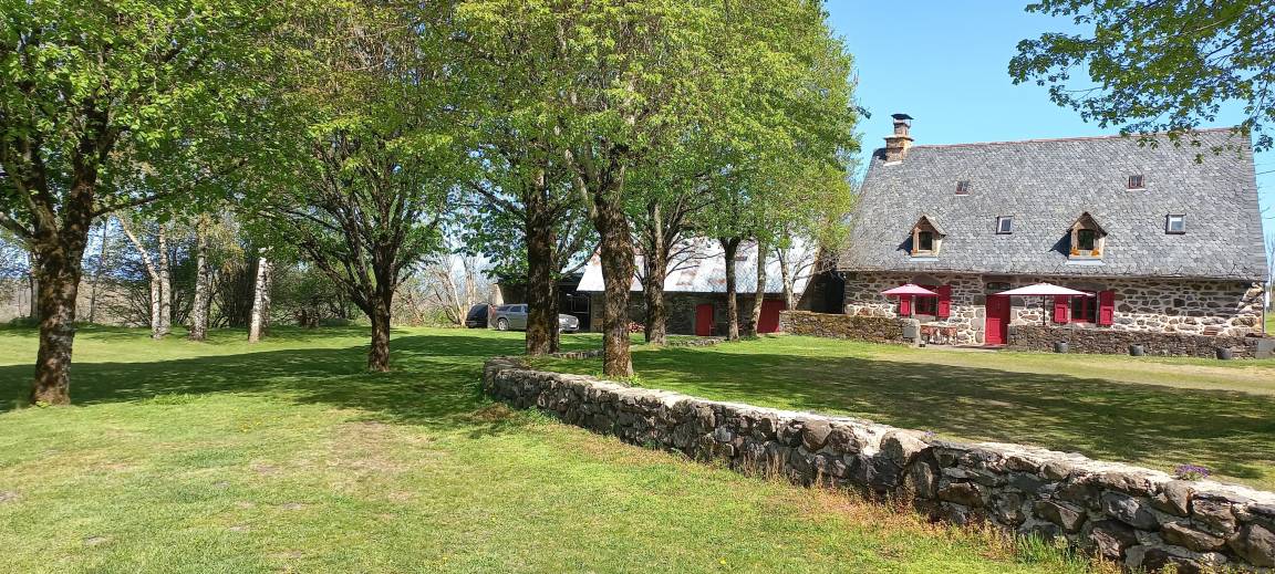 37 M² Chambre D'hôtes ∙ 1 Chambre ∙ 6 Personnes - Cantal