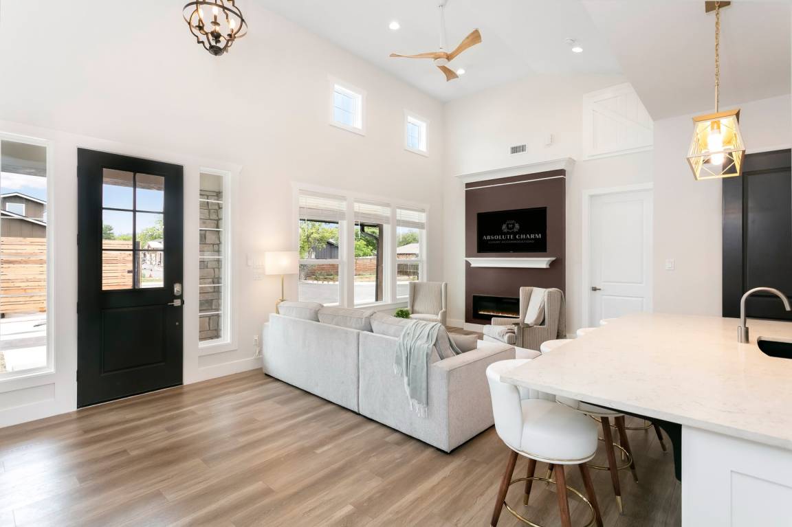 Condo ∙ 2 Bedrooms ∙ 4 Guests - Fredericksburg, TX