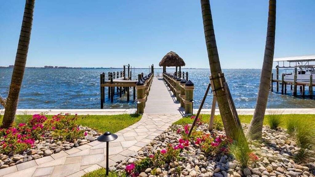 258 M² Villa ∙ 3 Bedrooms ∙ 8 Guests - Cape Coral, FL