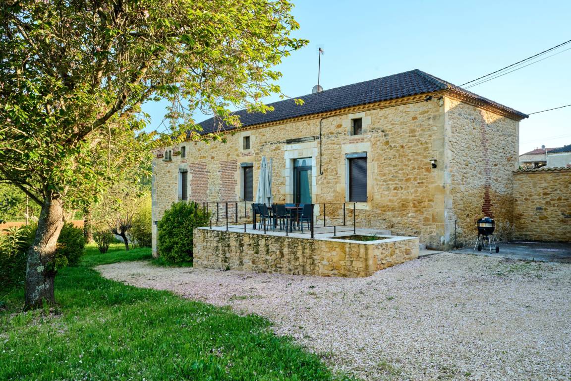 80 M² House ∙ 2 Bedrooms ∙ 4 Guests - Saint-Georges
