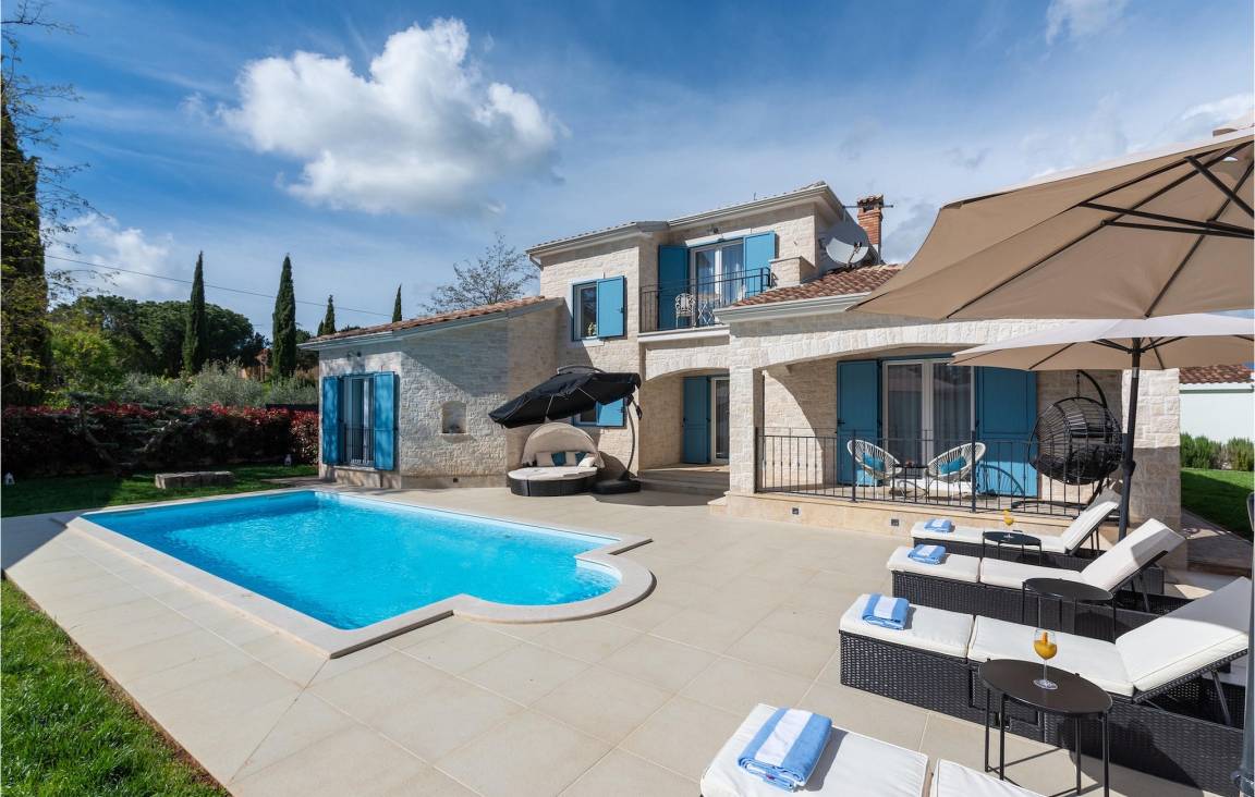 170 M² House ∙ 4 Bedrooms ∙ 10 Guests - Poreč