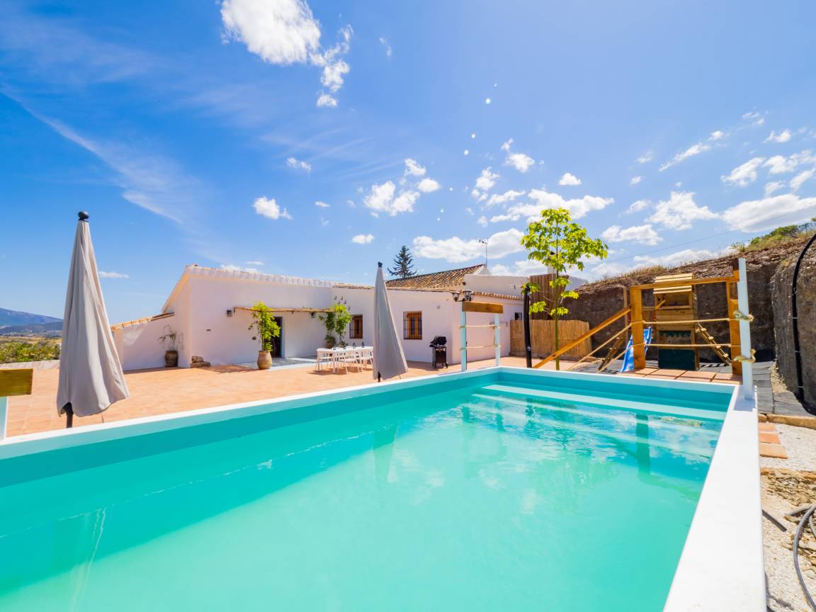 140 M² Cottage ∙ 3 Bedrooms ∙ 8 Guests - Coín