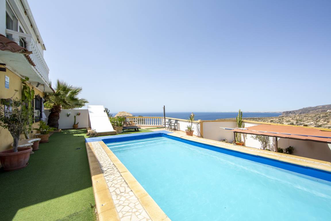 80 M² House ∙ 2 Bedrooms ∙ 5 Guests - Almería
